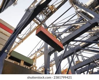 84 476 Container Unloading Royalty Free Photos And Stock Images Shutterstock