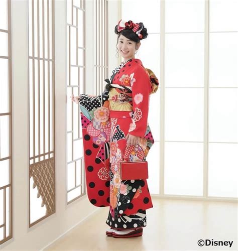 テレビ新広島さんのインスタグラム写真 テレビ新広島instagram「今年2回目の 市場アナの振袖姿をお披露目👘 ﻿ 明日夕方4時50