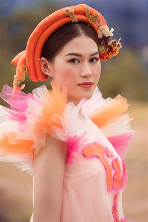 Sao nữ Vbiz lần đầu tiết lộ chuyện gây sốc Bị bạn nam người Pháp hành động nhạy cảm