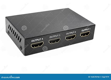Hdmi Signal Splitter With One Input And Four Outputs To Extend The