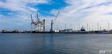 Spacex Navy Deploys For Back To Back Italian Radar Satellite Starlink