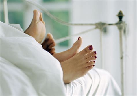 The Pressure To Act Like A Porn Star In Bed Is Ruining Sex Sheknows