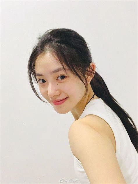 又口誤？成龍喊搭檔爛演員 劉浩存躺槍 中港最吸睛 娛樂 世界新聞網