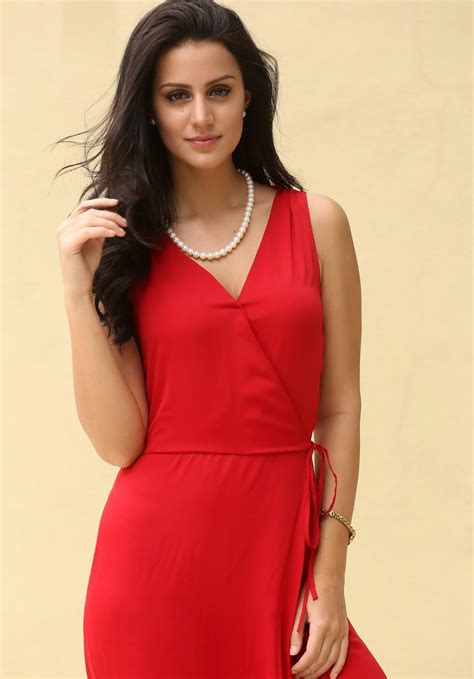Brazilian Beauty Larissa Bonesi Looks Super Sexy In Red Dress In Her