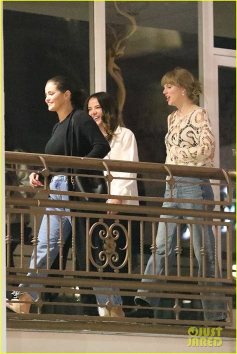 Full Sized Photo Of Taylor Swift Zoe Kravitz Sushi Dinner Selena Gomez
