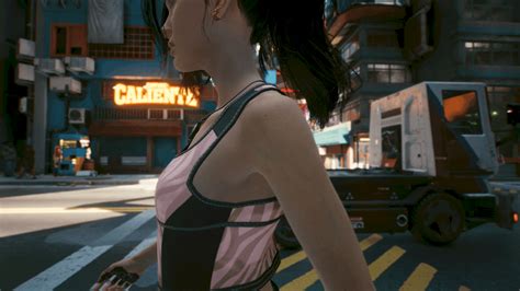 Bullet Necklace For Female V Cyberpunk 2077 Mod
