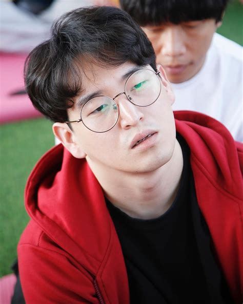 國際發呆比賽香港站2024 90分鐘徹底放空 不准説話 睡覺勝出者贏來回機票 UHK 港生活
