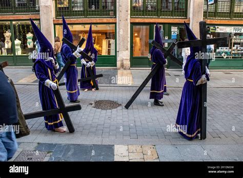 Miembros de la Cofradía Penitencial de Ntro Padre Jesús Nazareno