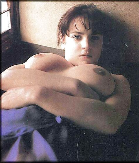 Corina Ungureanu Nude Pics Page 1