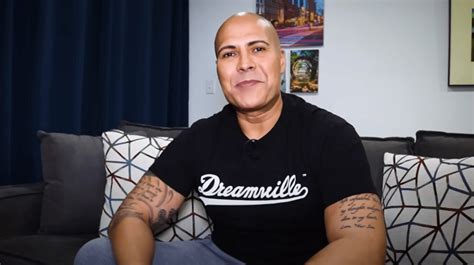 La ex estrella de la WWE Maven dice que recibiría una bala por estos ex colegas