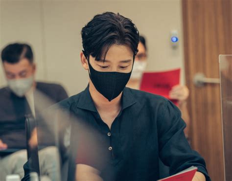 Seo Ji Hye Lee Sung Jae Hong Soo Hyun Lee Sang Woo Y Más Acuden A