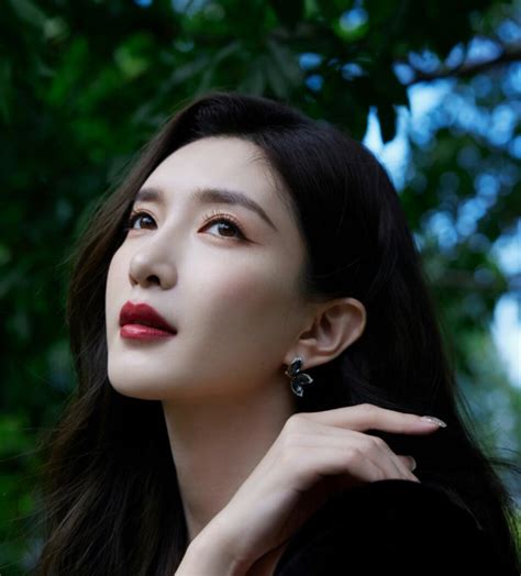 时尚温柔侧分发型推荐 三七分微卷发型美翻天 女士长发 美发站