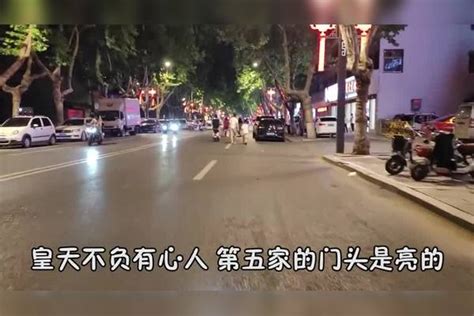 小奶狗奄奄一息，狗妈妈为了孩子活下来向人类求助，结局令人暖心小奶人类妈妈