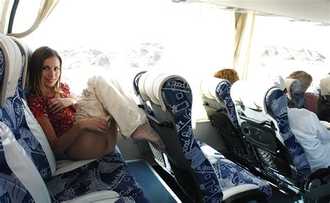 Upskirt Rec Amateur Zeigt Muschi Publicnudity 14 Blinkt Porno Bilder