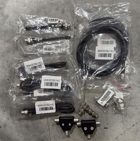 Shure Ua221 Passive Antenna Splitter Combiner Kit With 2 Reverb