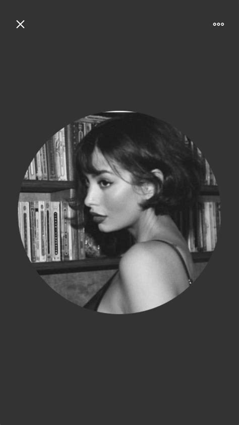 افتارات تويتر🦅 Black Aesthetic Wallpaper Girl Photography Poses