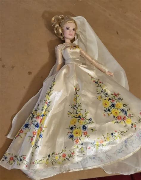 Disney Limit Ed Platinum Wedding Dress Wrong 2014 Cinderella Doll C