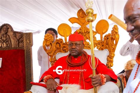 Photos Presentation Of Staff Of Office To The New Orosuen Of Okere