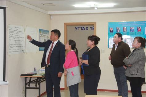 Иргэдийн Төлөөлөгчдийн Хурлын дарга Э Ганбат 10 11 12 дугаар хороодоор ажиллалаа