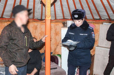 Экологийн цагдаагийн албатай хамтран айл өрхүүдийн зуух пийшинд шалгалт хийлээ