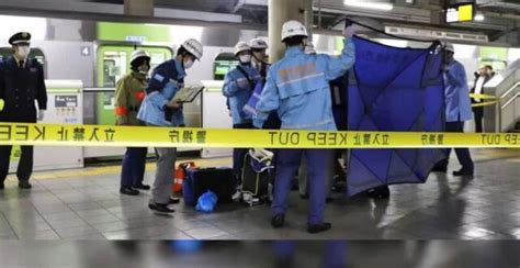 东京一列车内发生持刀伤人事件，20多岁行凶女子已被捕腾讯新闻
