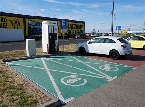 GreenWay udostępnił pierwszą w Polsce ładowarkę o mocy 150 kW Główny