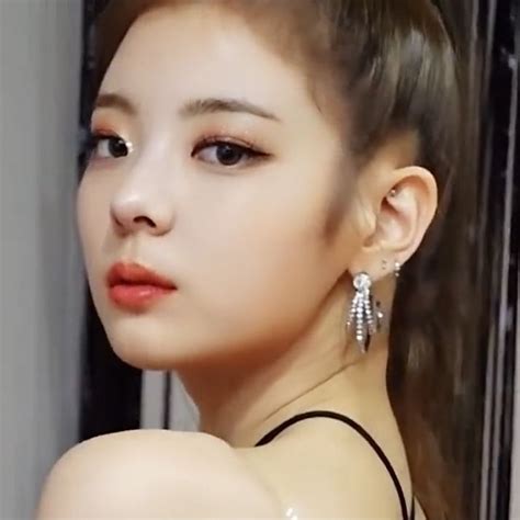 Itzy Lia Icon Lq Messy Midzy