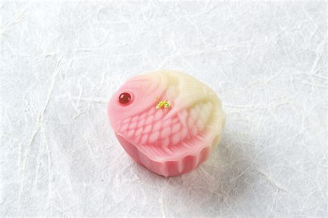 鯛 菓子の青木屋 創業明治26年の東京老舗【青木屋】は、自家製餡を用いた和菓子を自宅用・贈答用・内祝菓子までご用意。