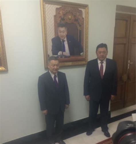 УИХ ын дарга асан З Энхболдын хөрөг Төрийн ордонд заларчээ