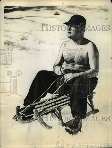 1937 Press Photo Benito Mussolini Sledding Shirtless In Rome Nef05340