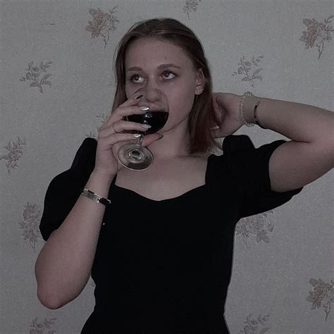 Essie Celina Live Cams Skype Teams Discord Telegram