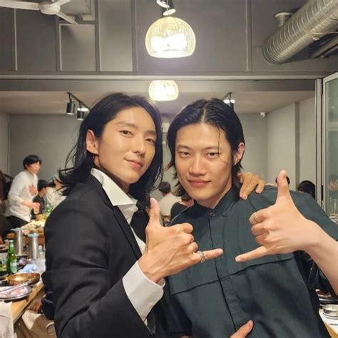 Popular Korean Actor Announces Marriage To Non Celebrity Fiancée Koreaboo