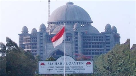 Putra Pendiri NU Ungkap Pesantren Al Zaytun Kuat Karena Bekingan Orde Baru