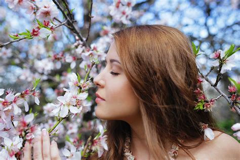 Headshot Sybil A Portrait Plant Hairstyle Outdoors Eternal Desire