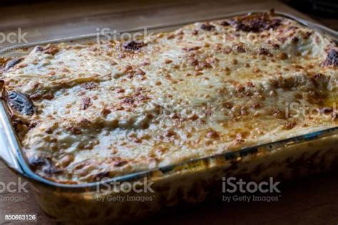 다진된 고기 Bolognese 소스와 녹 인된 치즈와 라자 냐 가지 채소에 대한 스톡 사진 및 기타 이미지 가지 채소