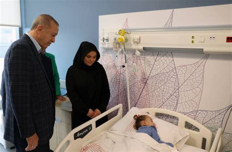 Erdoğan dan Kocaeli Şehir Hastanesi ndeki hastalara ziyaret Son