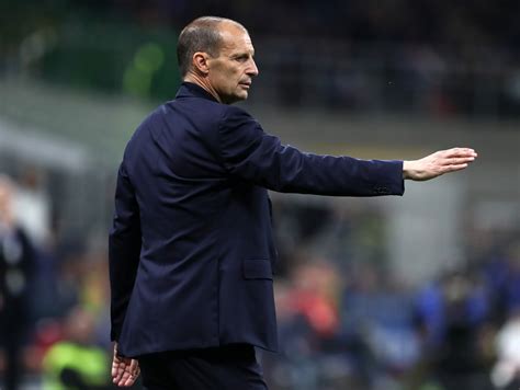 Juve La Probabile Formazione Per Il Bologna Allegri Cambia Col Turnover