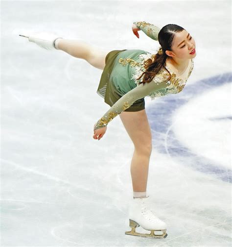 腰痛に悩む紀平梨花の”気づき”「試合前に練習量落とせ」信じて状態好転 五輪の来季へ収穫【フィギュア】：中日スポーツ・東京中日スポーツ