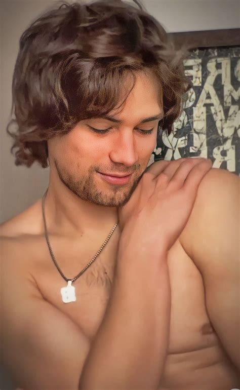Pin By Hponte On Hairstyles Shirtless Men Canadian Models Long Hair
