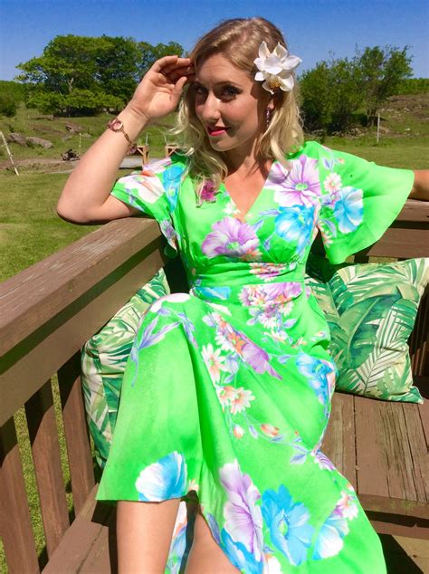 1970s Hawaiian Tropical Floral Print Green Kimono Belted Maxi Dress