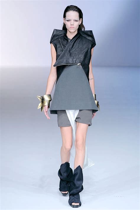 Rick Owens Spring 2010 Ready To Wear Collection Photos Vogue
