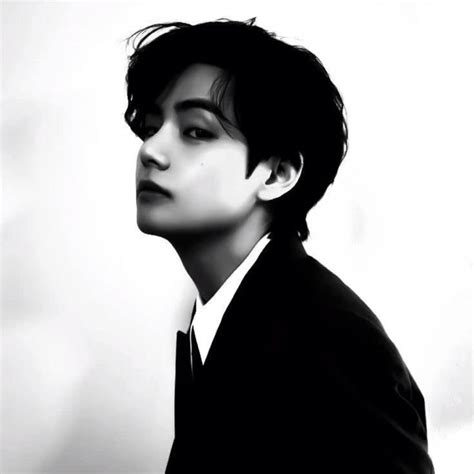 Pin By 𖤐 On منشورات من خلالك Taehyung Kim Taehyung Bts New Song