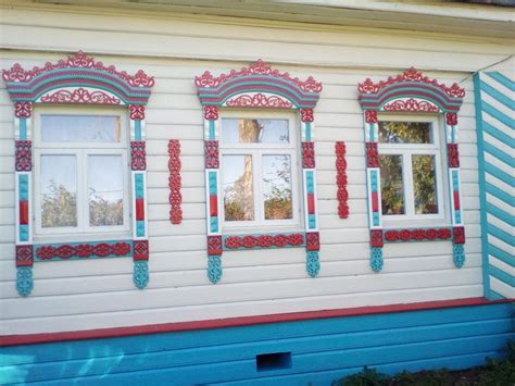 Фасад дома с наличниками