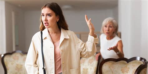 10 Definite Signs Your Mom Hates Your Wife Yourtango