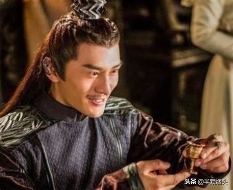 皇帝欲殺他，他看到欽差後面的侍衛，差點笑出了聲，痛快喝下毒湯 每日頭條