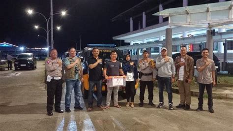 Polres Pesisir Barat Kawal Surat Suara Ke KPU Lampung Tribunlampung Co Id