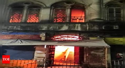 Fire Breaks Out In Kolkata Building 50 Residents Rescued Kolkata