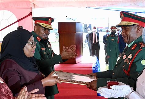 RAIS NA AMIRI JESHI MKUU MHE SAMIA AKIZUNGUMZA KWENYE MAADHIMISHO YA