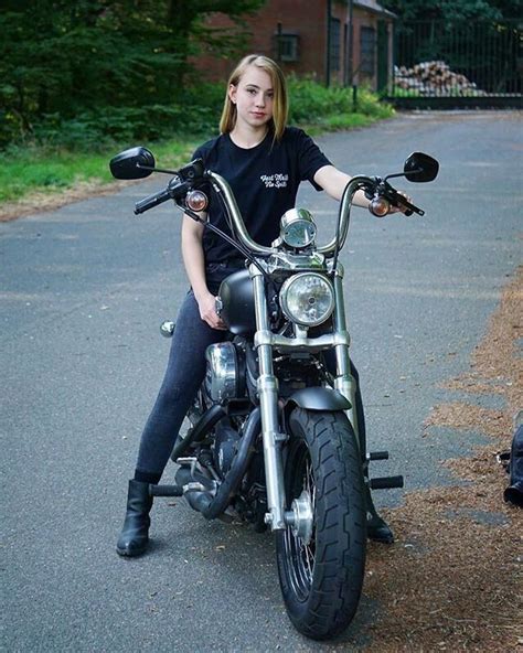 Pin By Sergo On Girls And Motorcycles Ek Villain Biker Babes