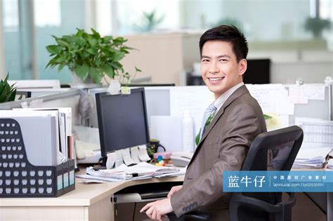 快乐的商务男士 蓝牛仔影像 中国原创广告影像素材